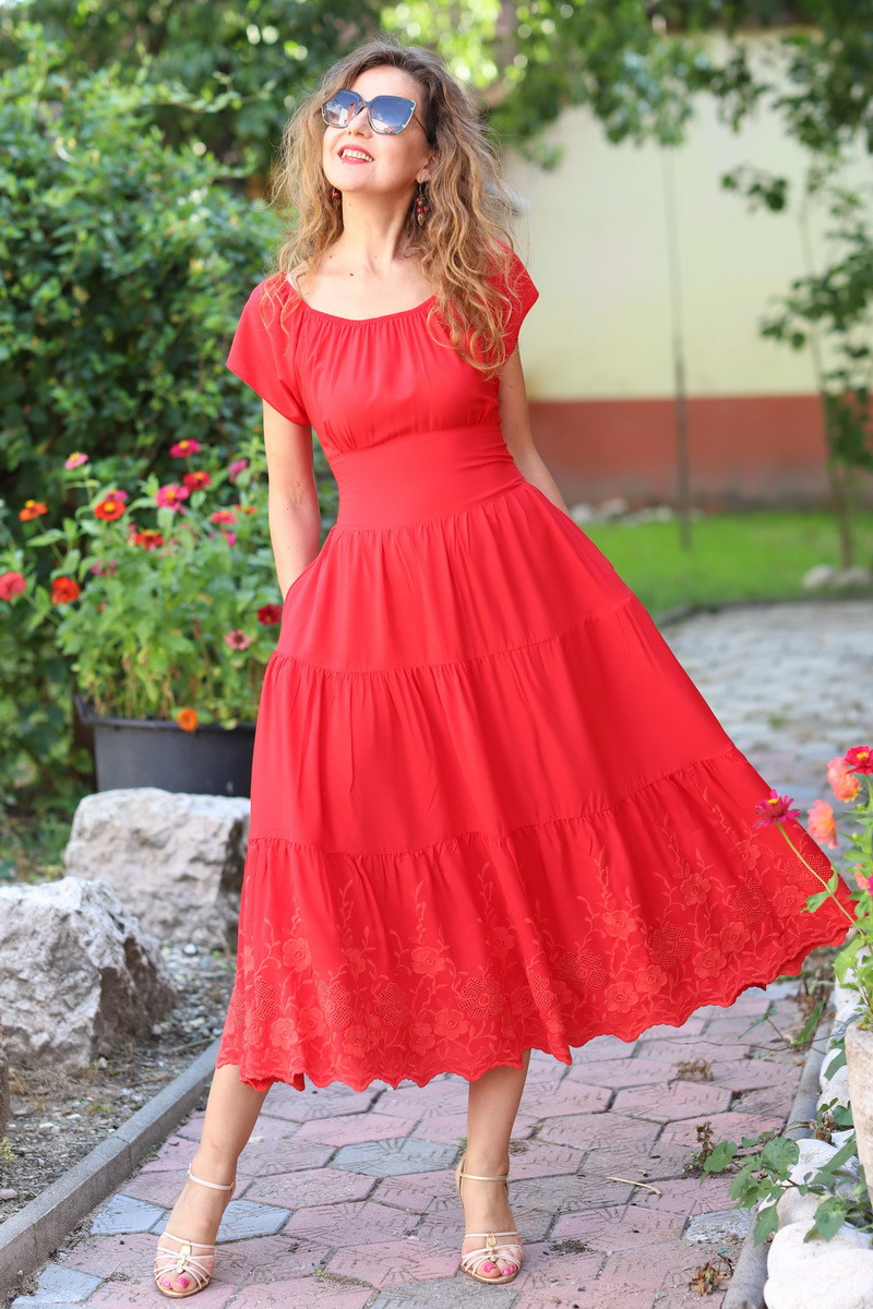 Rochii Elegante pentru Orice Ocazie - Colecție Nouă